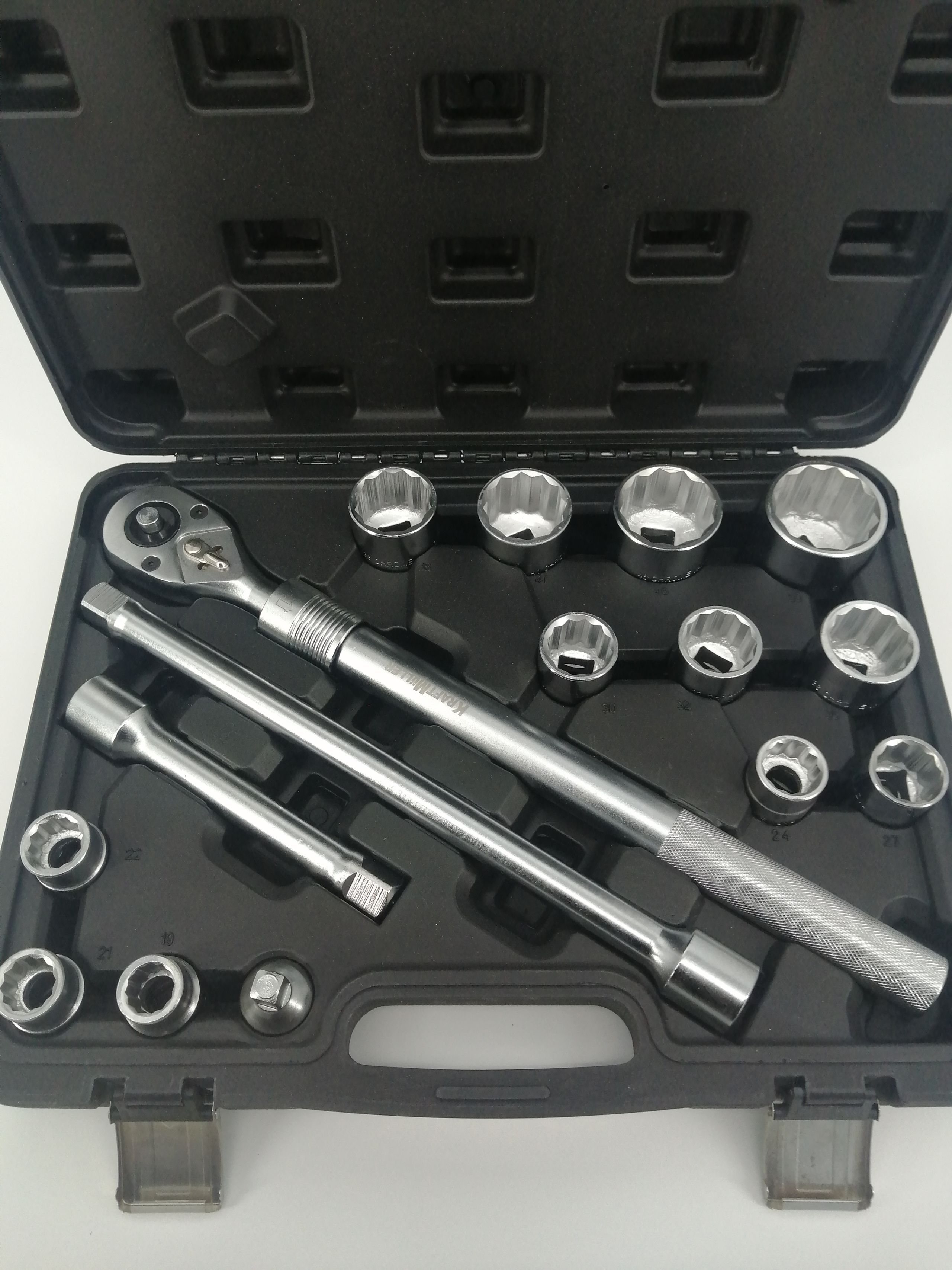 COFFRET KRAFTMULLER POIDS LOURD 17 PIÈCES AVEC CLÉS TÉLESCOPIQUE À CLIQUET 3/4" ET DOUILLES 12 PANS